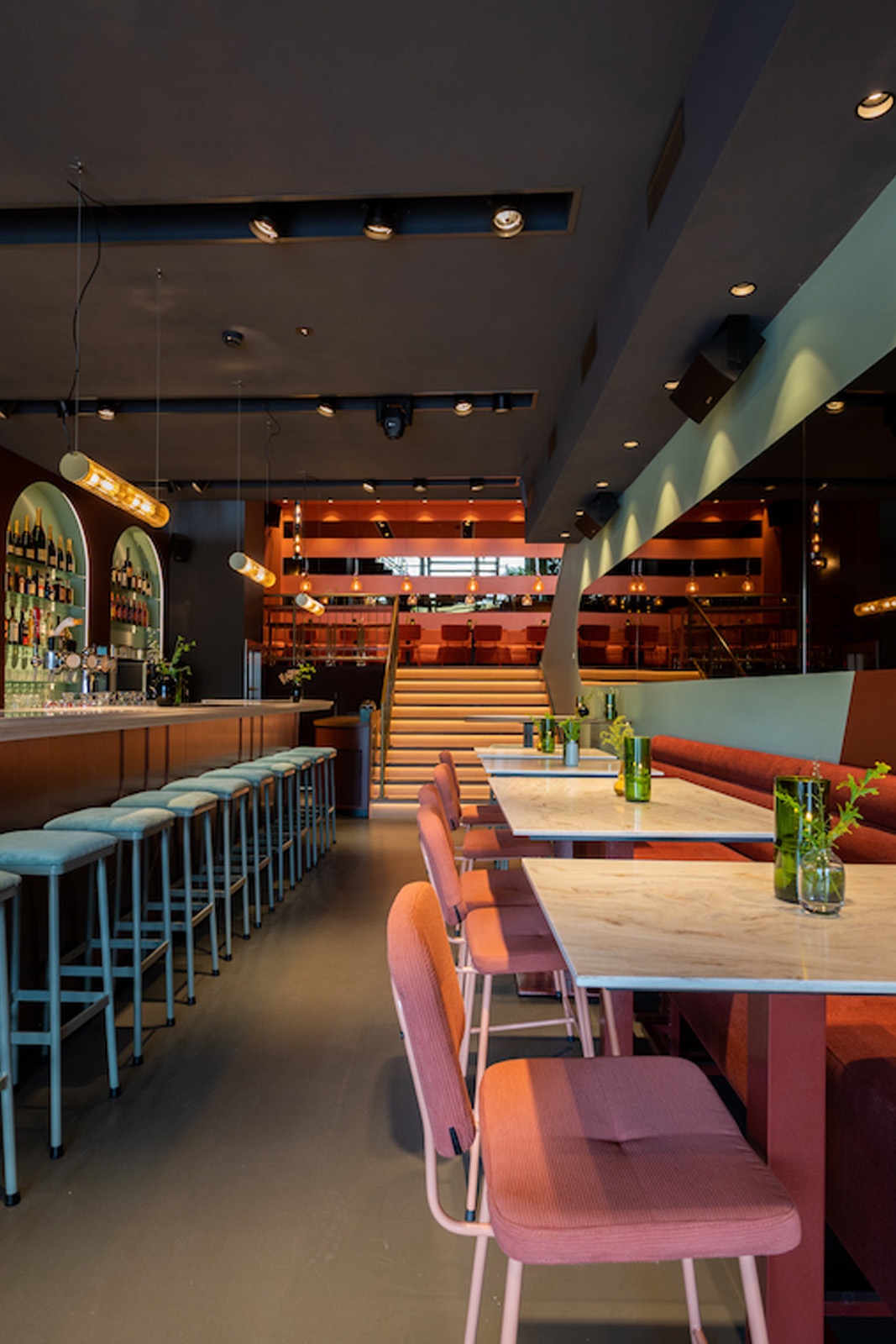 So ein Ort, wo man den ganzen Tag hingehen kann: Café-Restaurant ...