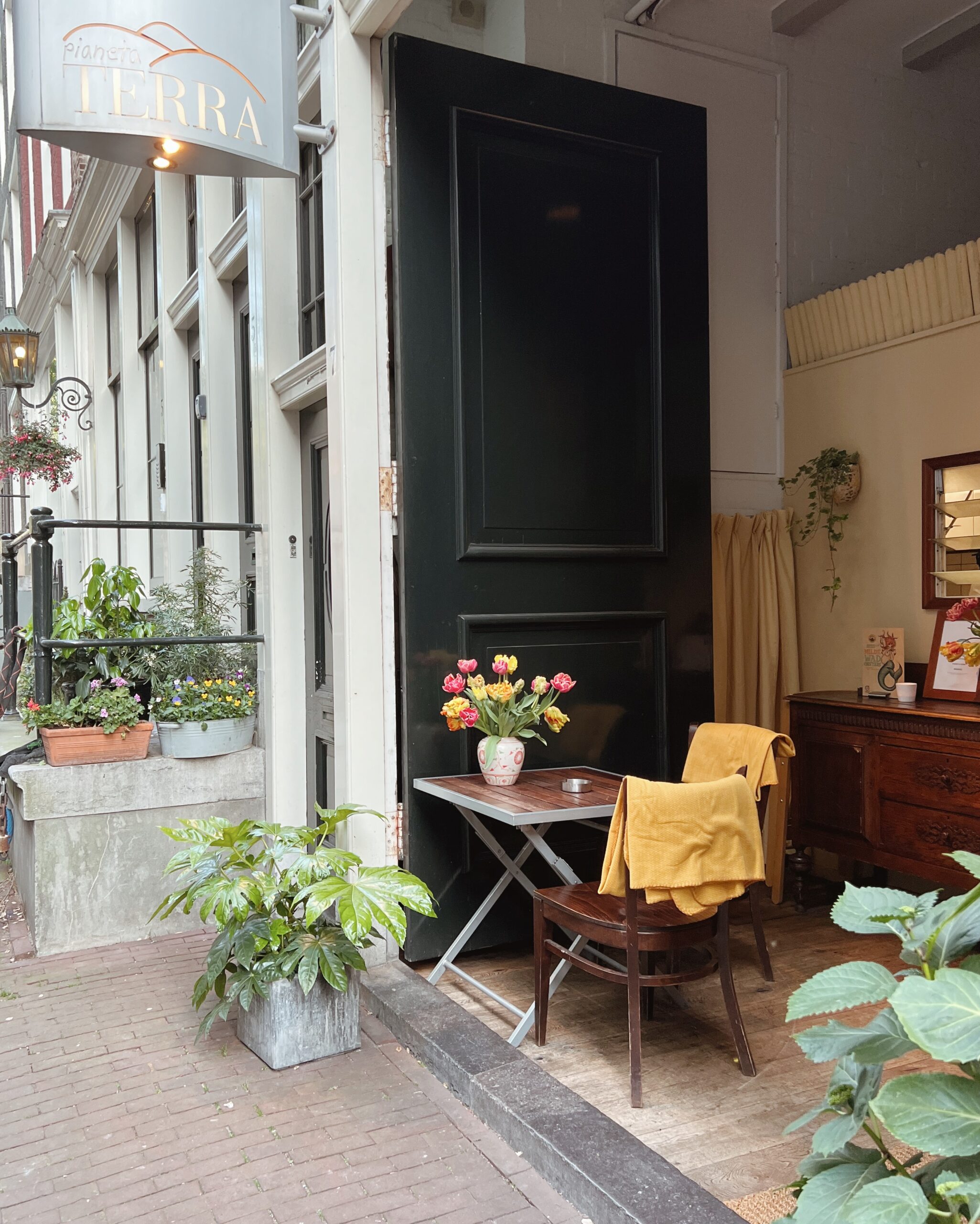 Pianeta Terra, een goed bewaard Italiaans restaurant in Amsterdam ...