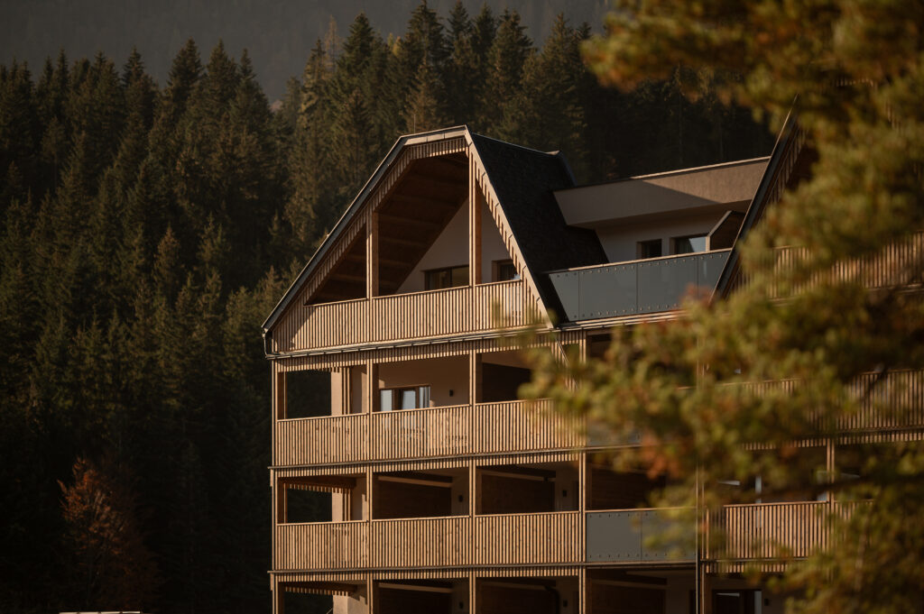 Sleeping on the slopes at the ADEA Lifestyle Suites Fieberbrunn - Barts ...