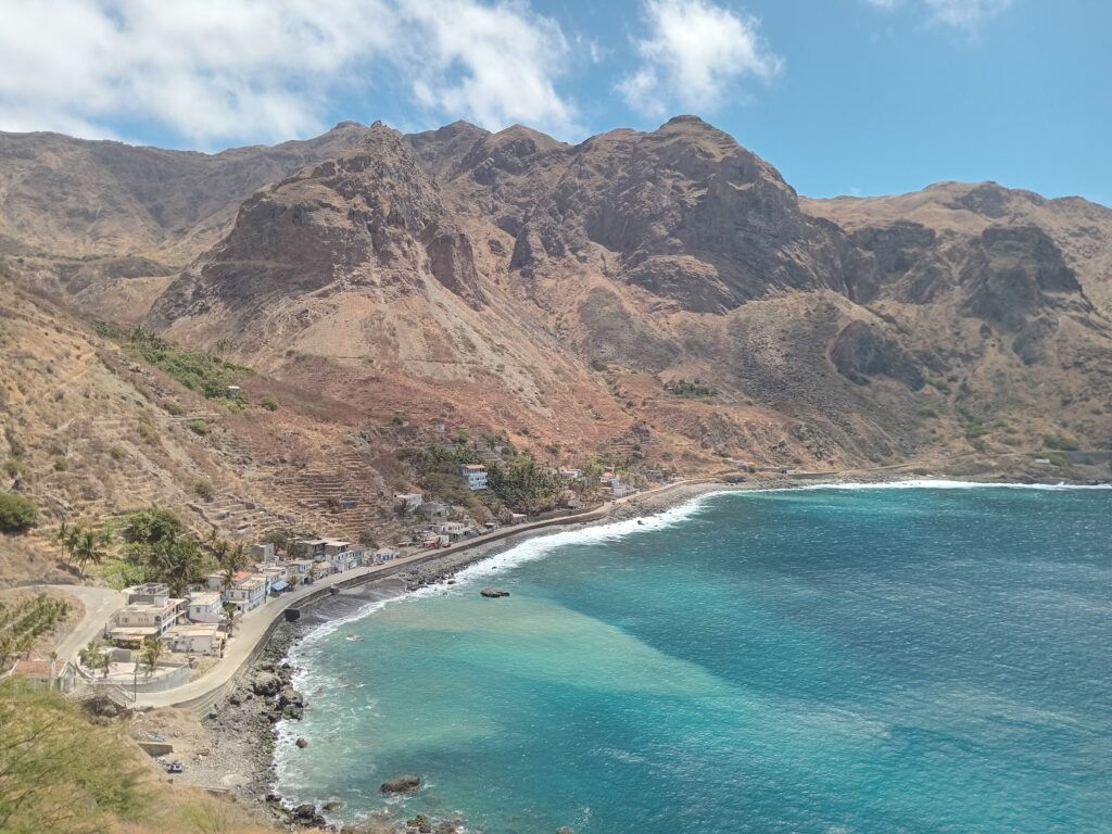 The two amazing hikes on the green Brava, Cape Verde - Barts Boekje