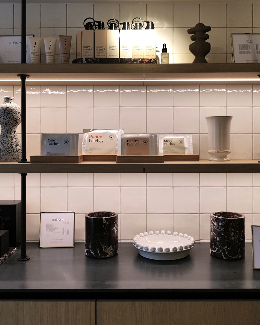 Ross J. Barr: los parches de bienestar para viajar - Barts Boekje