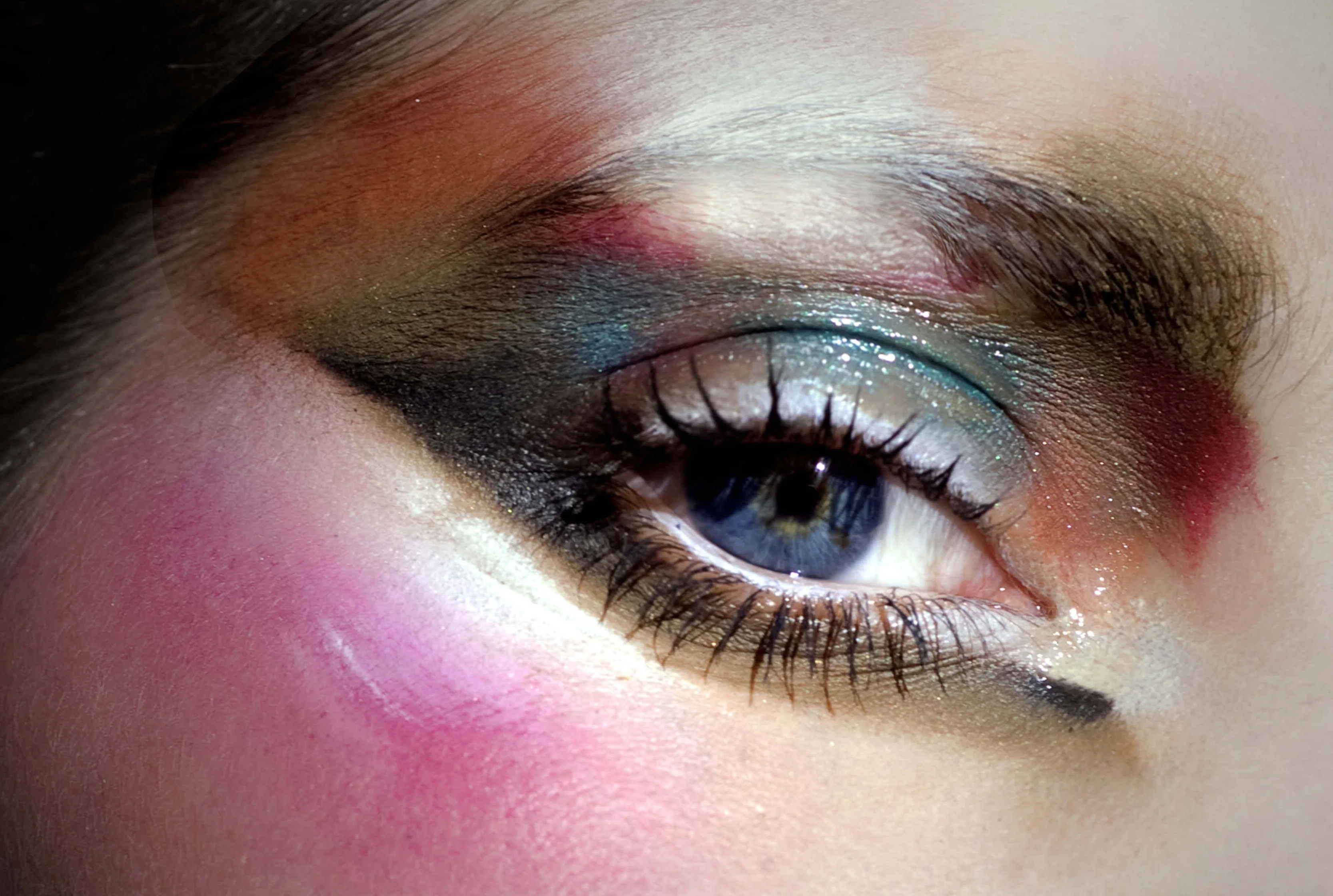 Travel light, look bright met de ELLIS FAAS Human Colours® - Barts Boekje